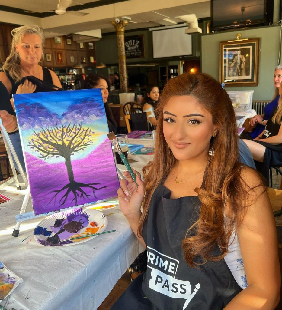 Finding the Perfect Paint and Sip Instructor Near You- Prime Pass